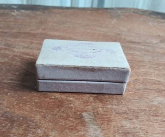 Antique Jewelry Box Patterned Cream Leatherette with … - Gem