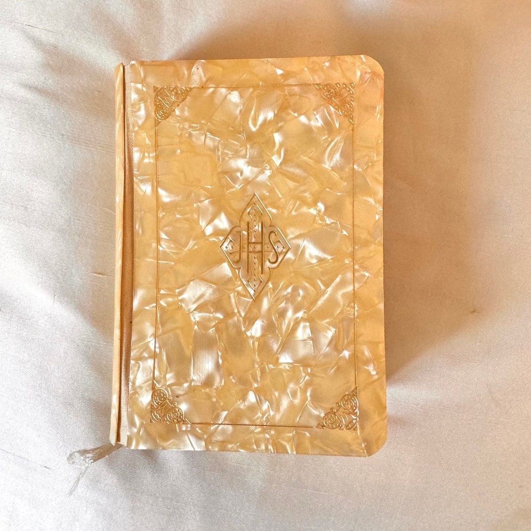 Vintage Bridal Bible Bride's Bible Pearl Hardcover Cover Wedding Bible ...