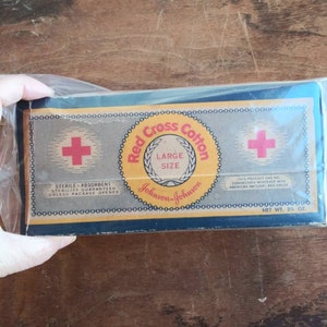 Vintage Johnson & Johnson Red Cross Cotton Box, 1940s-50s Advertising ...