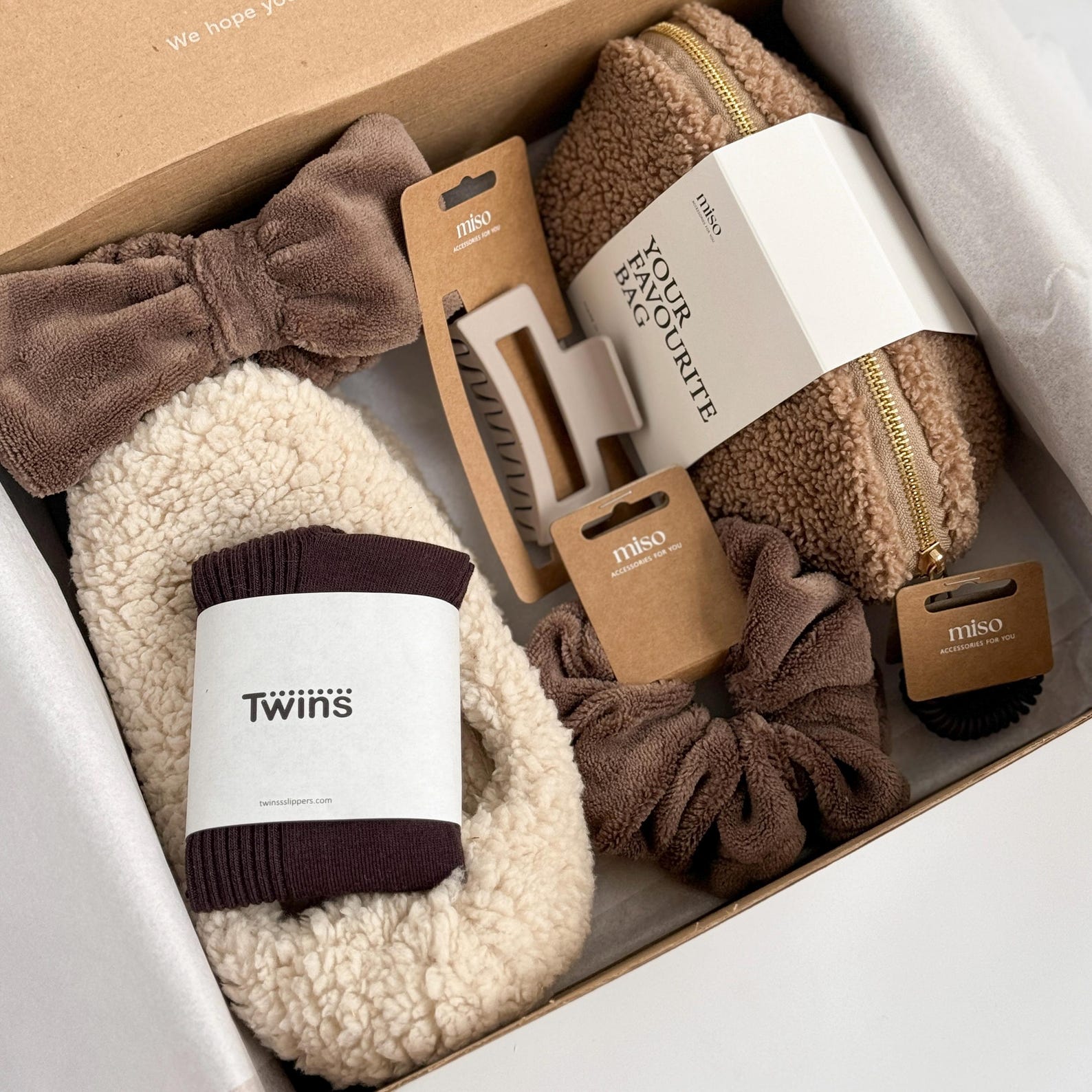 Teddy Cosmetic Bag Gift Set: Cozy Christmas Box With Beauty Accessories ...