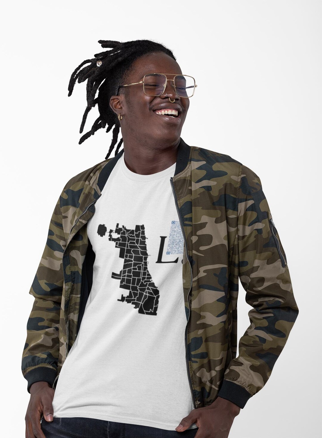 Chicago Map, Check the QR, T-shirt: the Perfect Gift for Friends ...