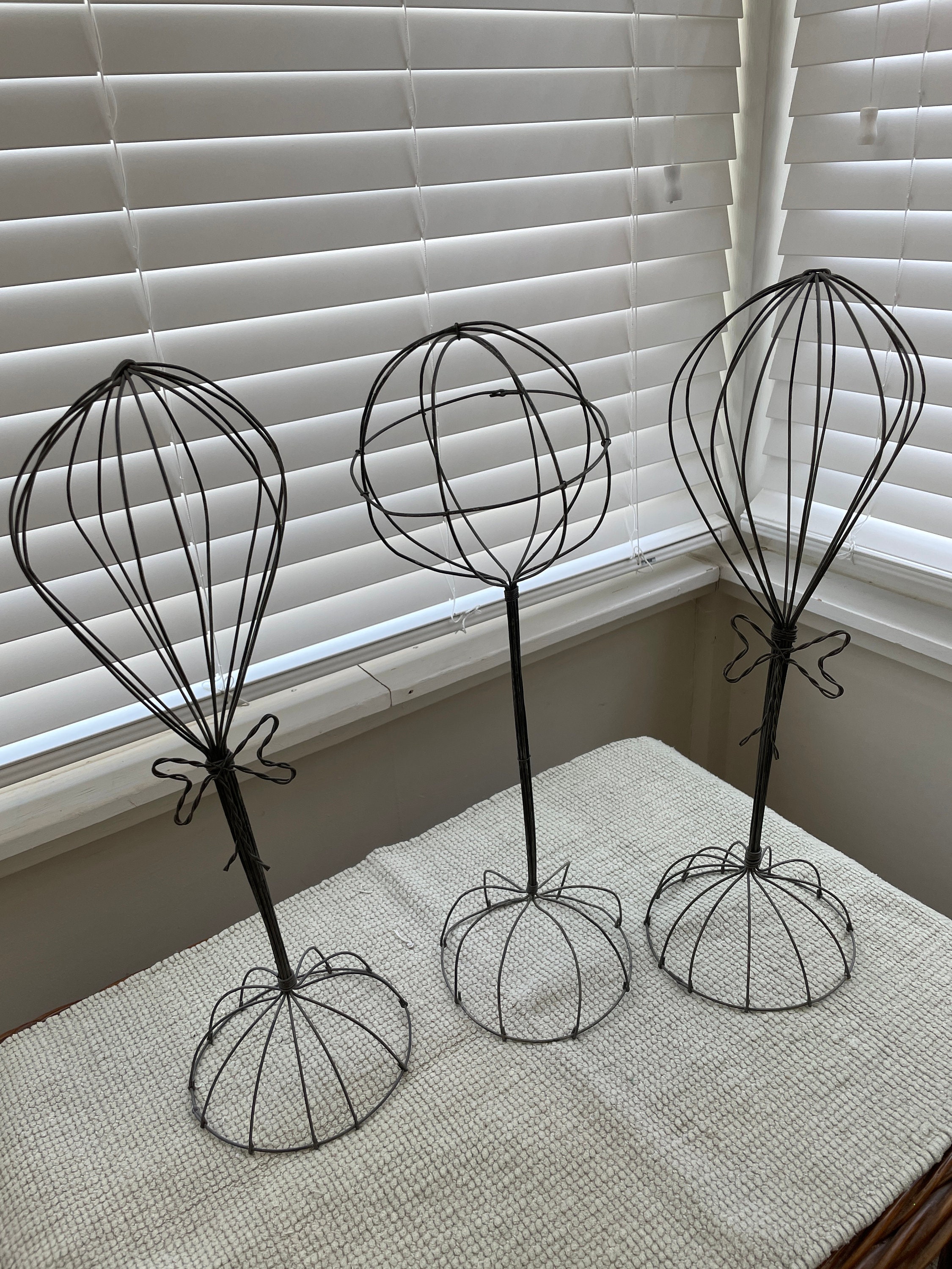 Ladies Hat Stand Wire