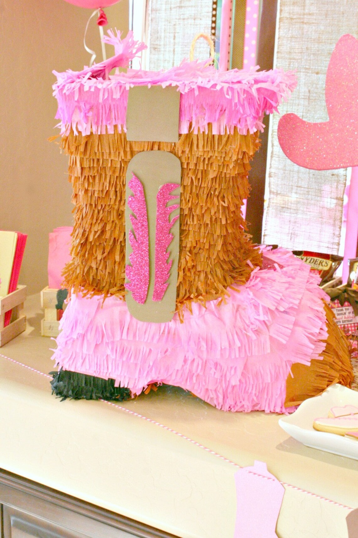 Vaquera bota Piñata Vaquera Fiesta Piñatas Vaqueras | Etsy