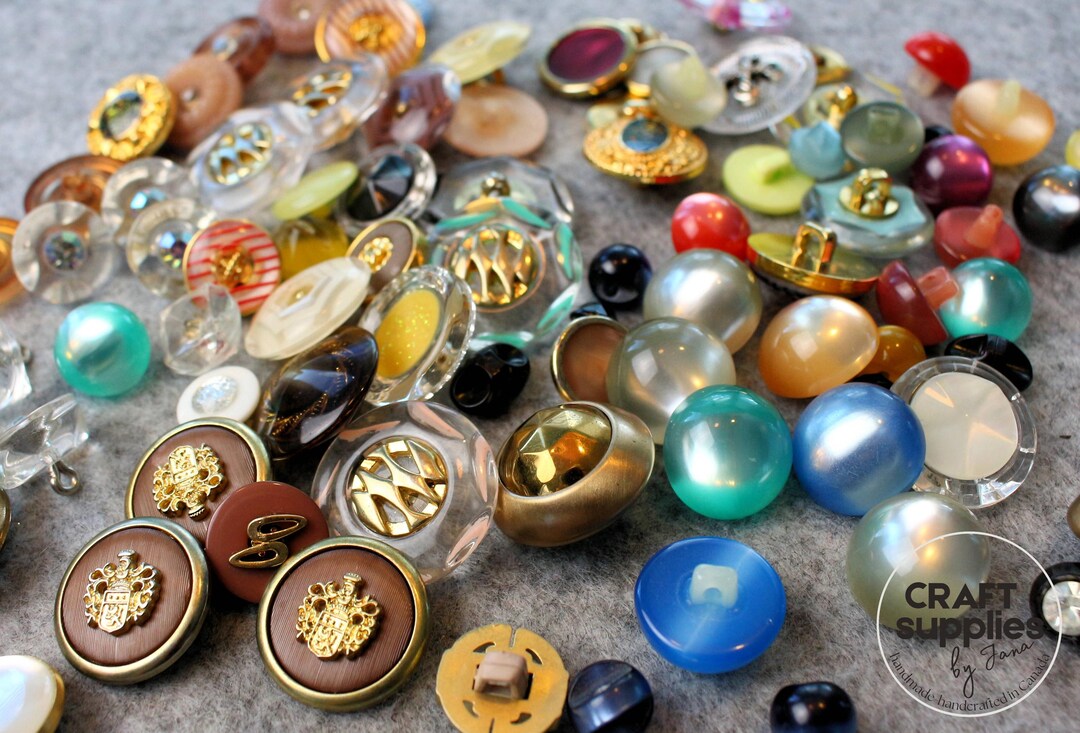 Assorted Vintage Buttons Sets, Craft, Sewing & DIY Supplies, Mixed ...
