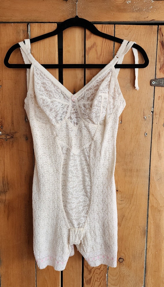 1950s White Lace Full Slip by Van Raalte, Small to Me… - Gem