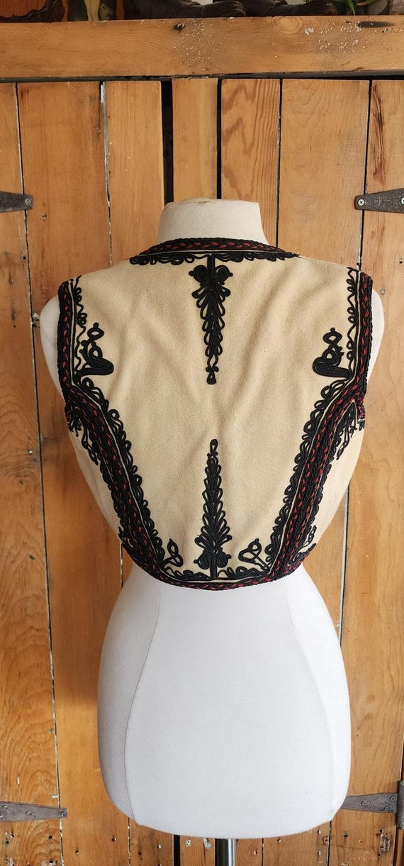 Vintage Romanian Vest Embroidered Wool Felt Folk Cost… - Gem