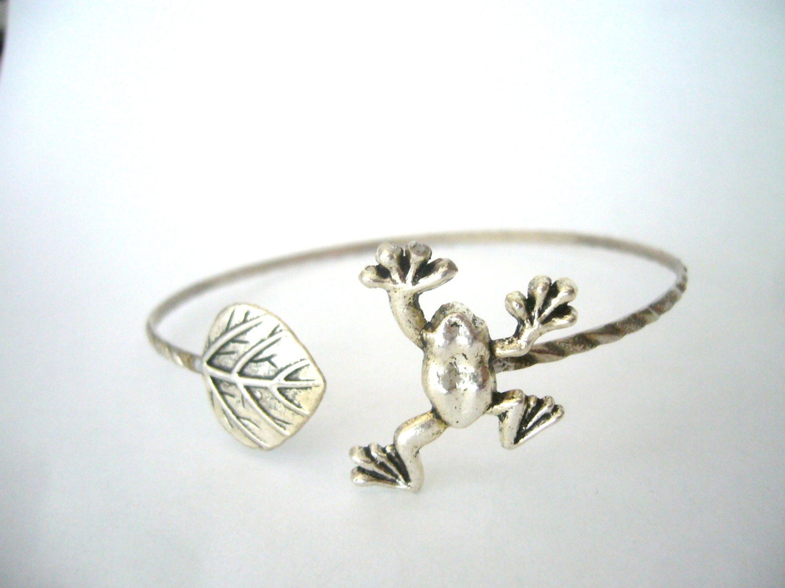 Frog Bracelet Wrap Style With a Leaf Animal Bracelet Charm | Etsy