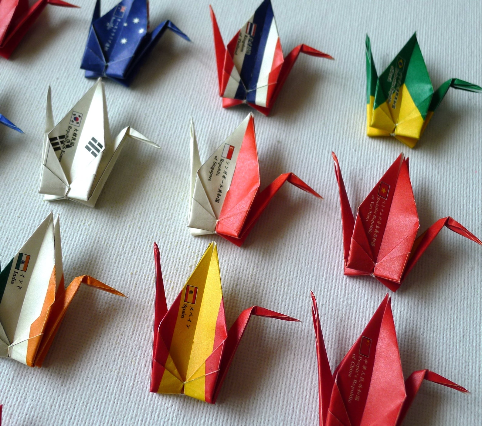 25 Flags of the World Origami Paper Cranes - Made With 7.5cm X 7.5cm ...