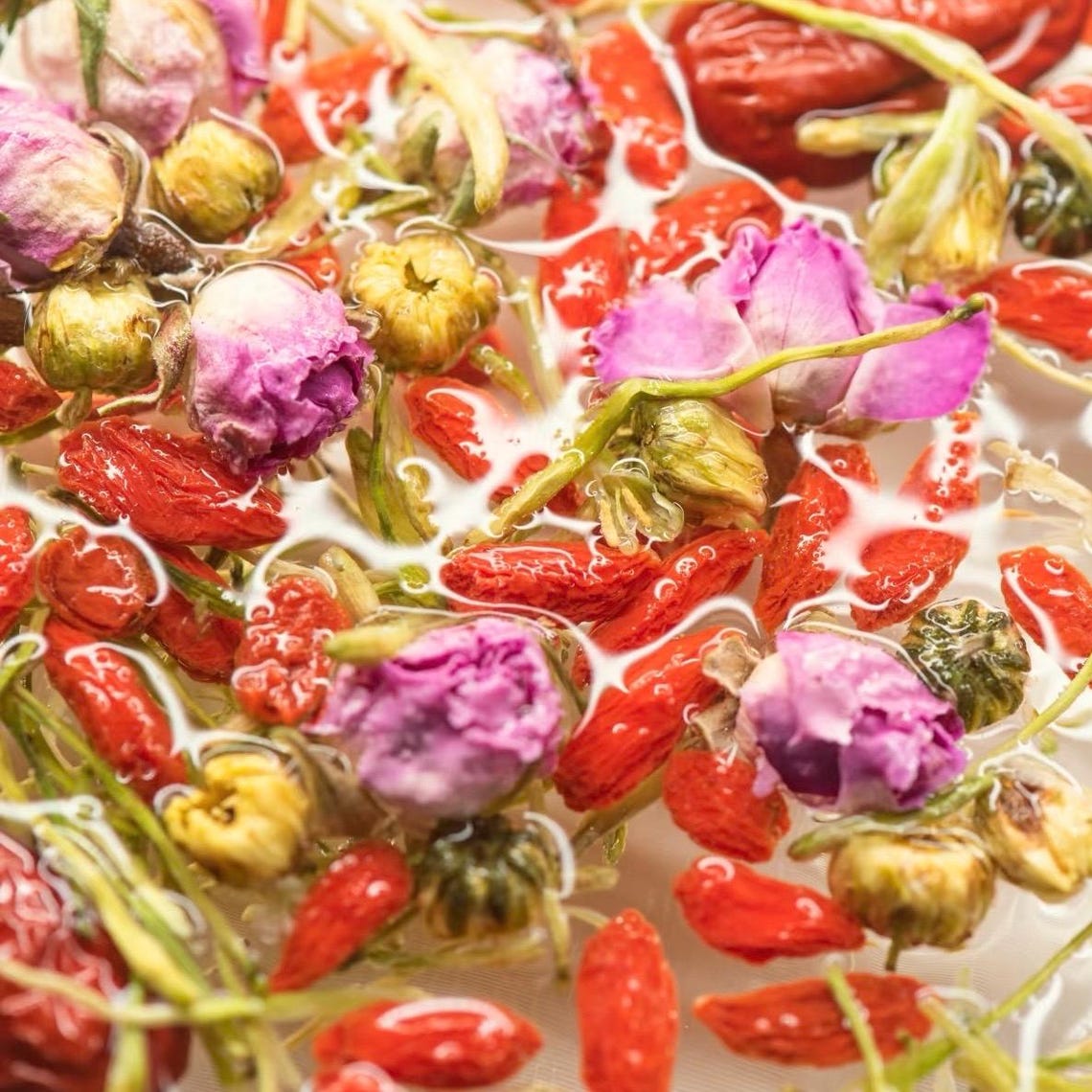 Herbal Tea Blend With Rose, Goji Berries, Red Dates, Chrysanthemum ...