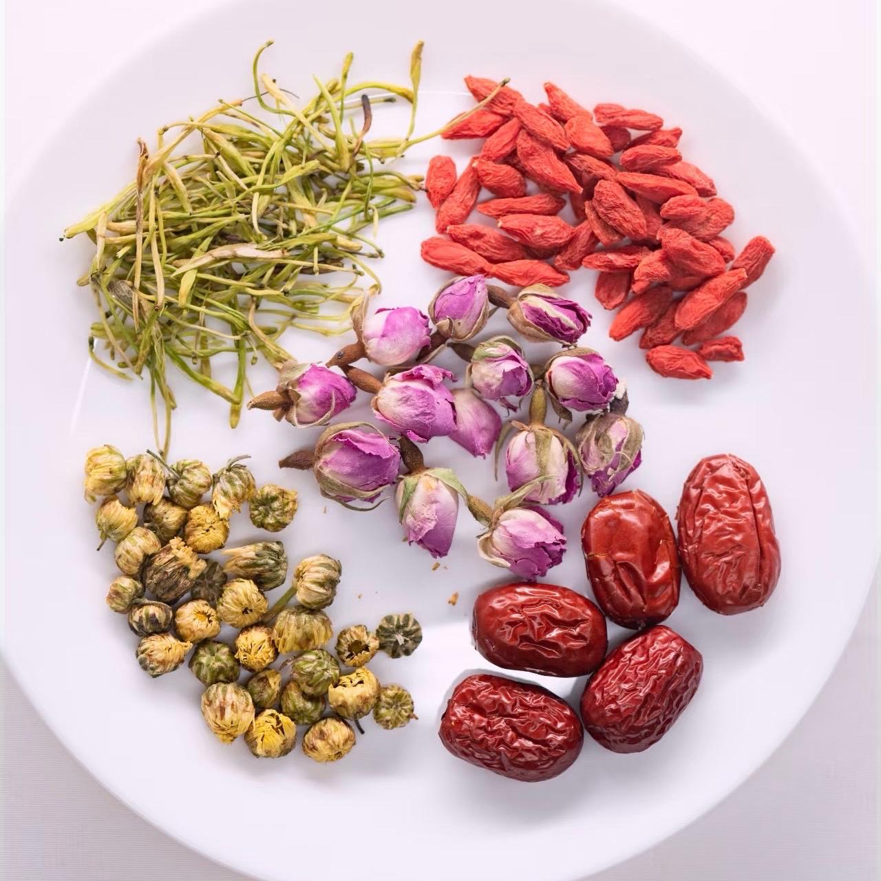 Herbal Tea Blend With Rose, Goji Berries, Red Dates, Chrysanthemum ...
