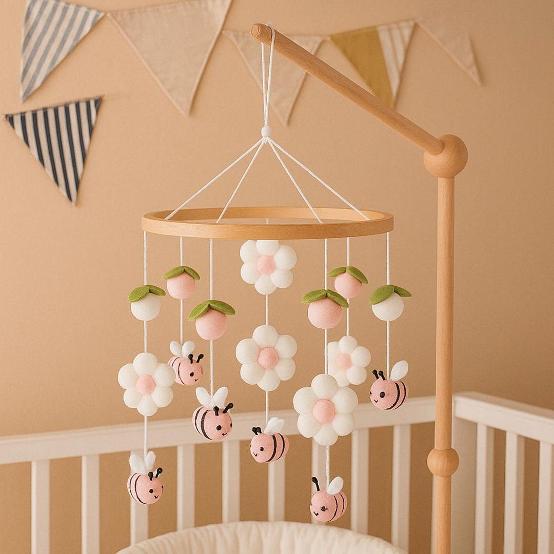 Bee Baby Mobile in Felt – Handmade Crib Mobile for Girls – Floral ...