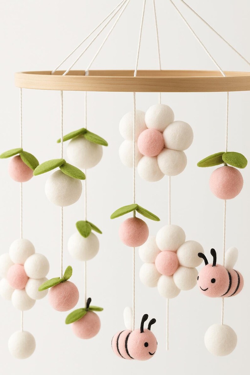Bee Baby Mobile in Felt – Handmade Crib Mobile for Girls – Floral ...
