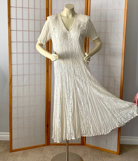 1990s Starina Ivory White Lace Rayon Maxi Crinkle Dre… - Gem