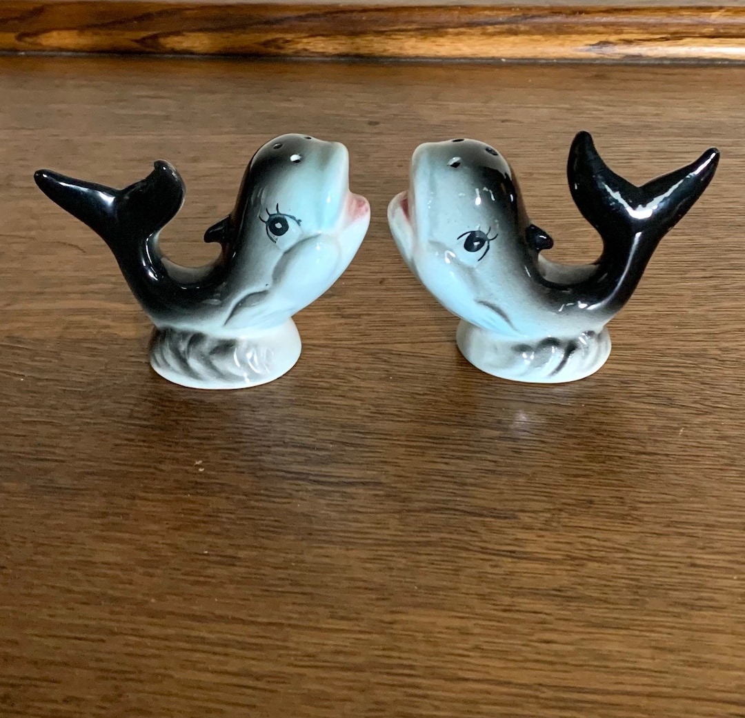 1950s Whale Salt and Pepper Shakers . Vintage 50s 60s Salt Shaker Set ...