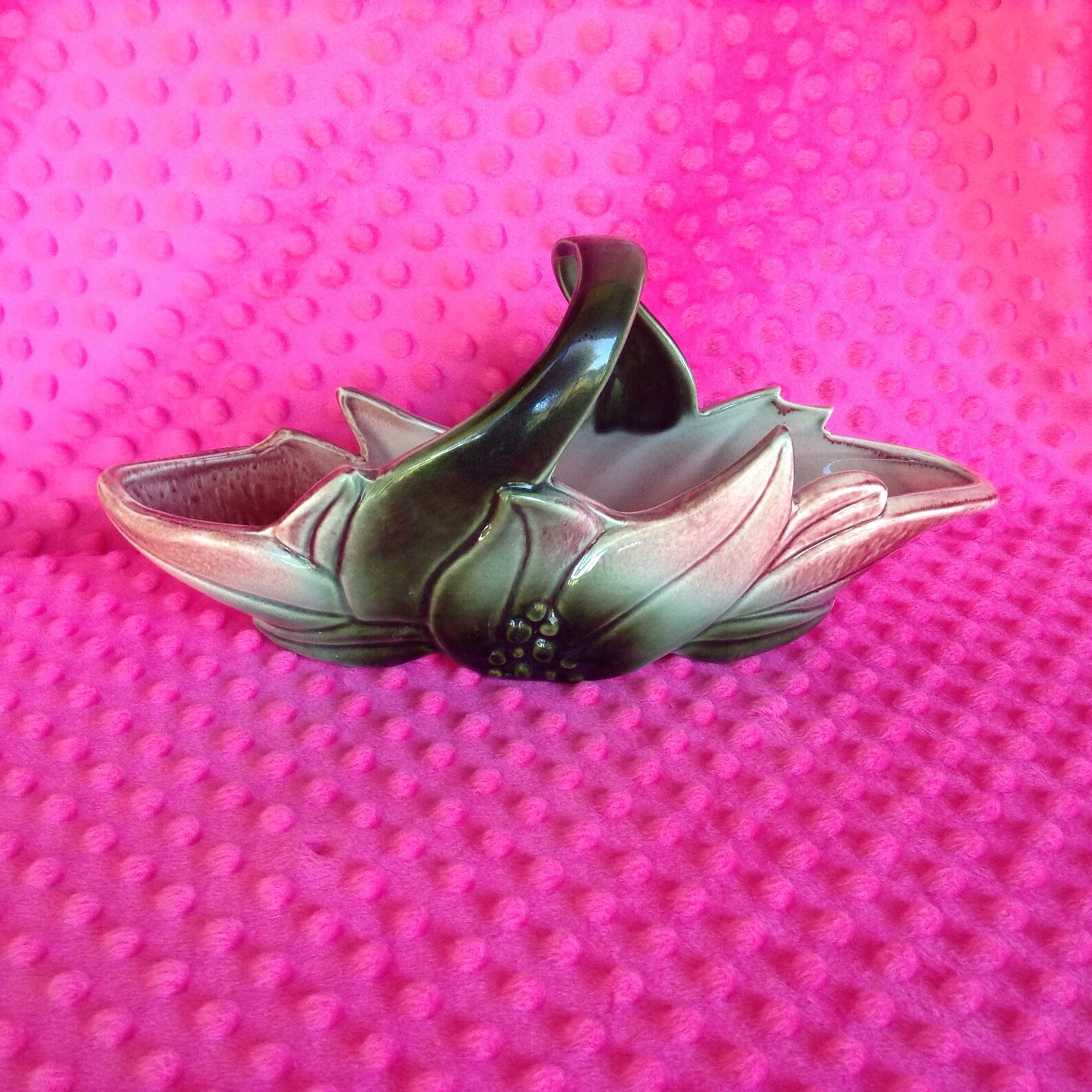 Vintage Hull Pottery / Hull Basket / Leaves and Berries Hull Basket ...