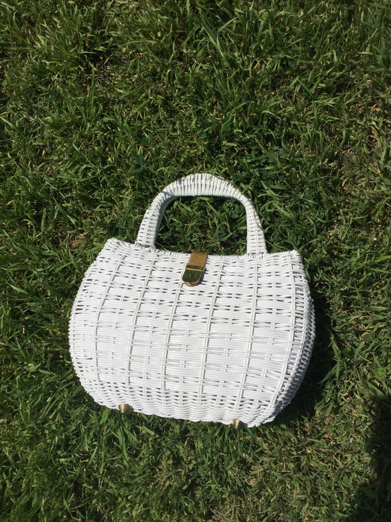 vintage white wicker purse - Gem