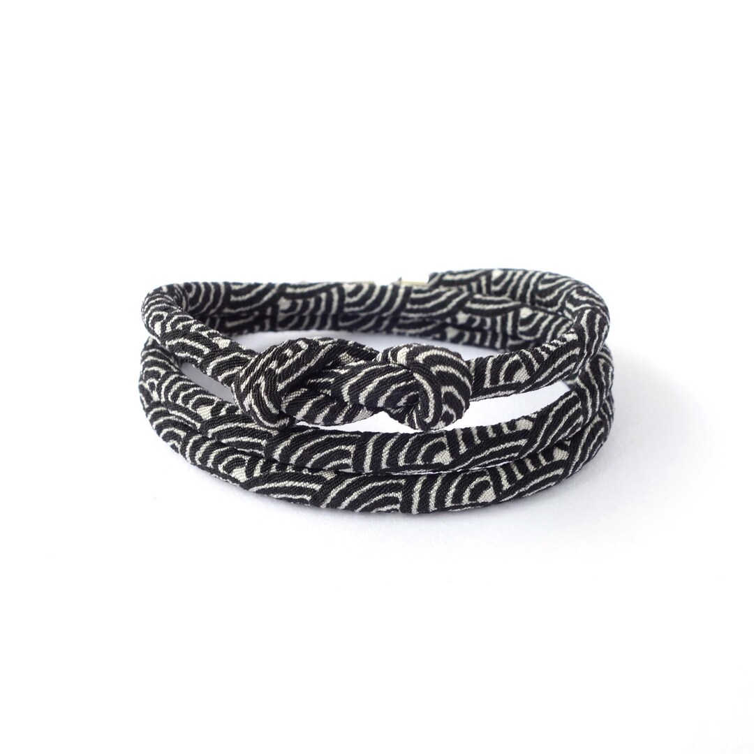 Japanese Bracelet Seigaiha Black Wave Black Light-gray | Japanese Zen ...