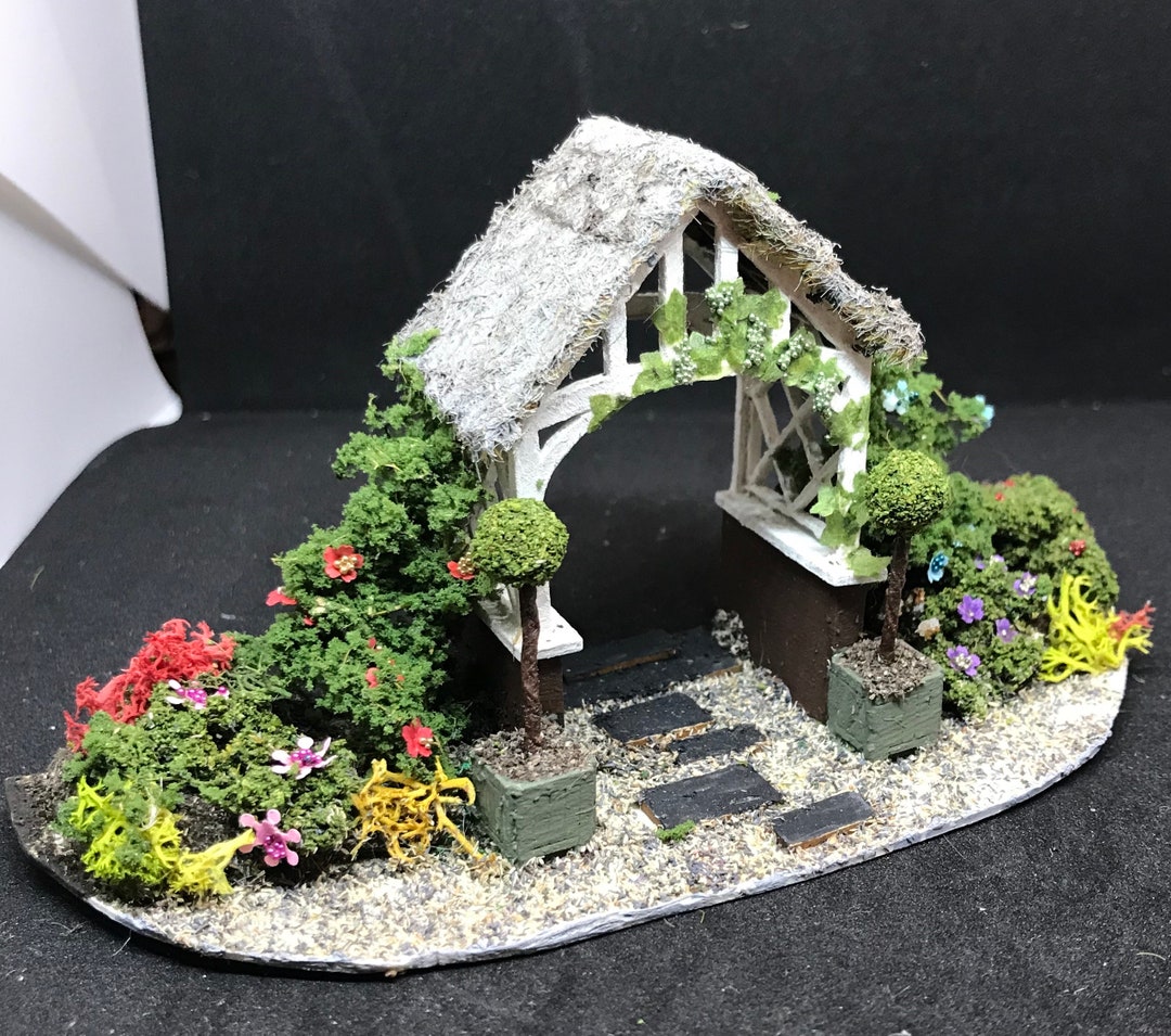 Dolls House Miniatures ( 1/48th - 1:48th - 1/4" - Quarter Inch Scale ...