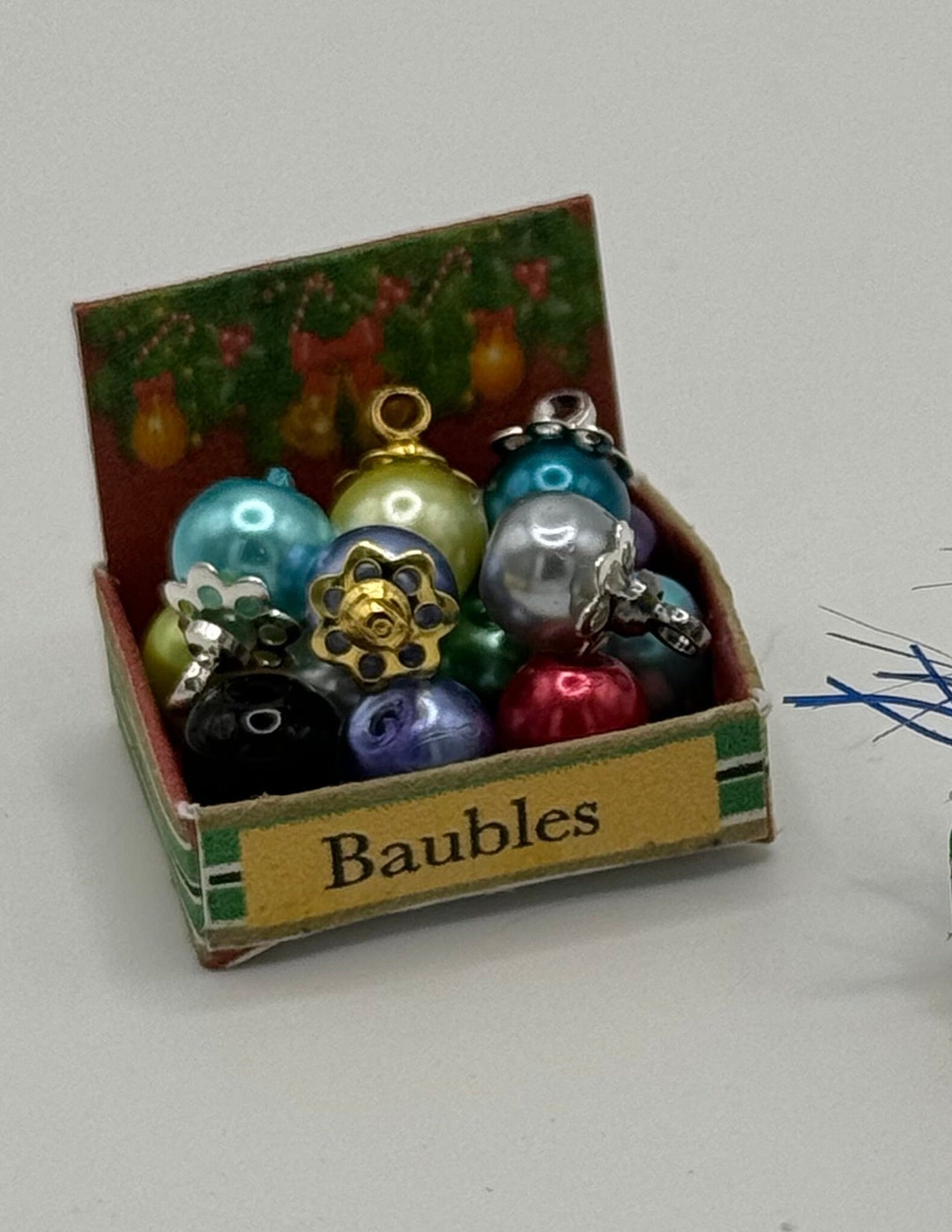 DOLLS HOUSE MINIATURES - Christmas Baubles Box X1 - Etsy