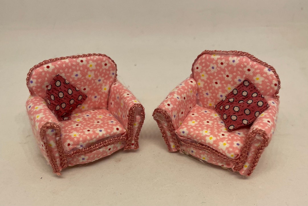 Dolls House Miniatures 1/24th / 1:24th / Half Inch Scale Pair of ...