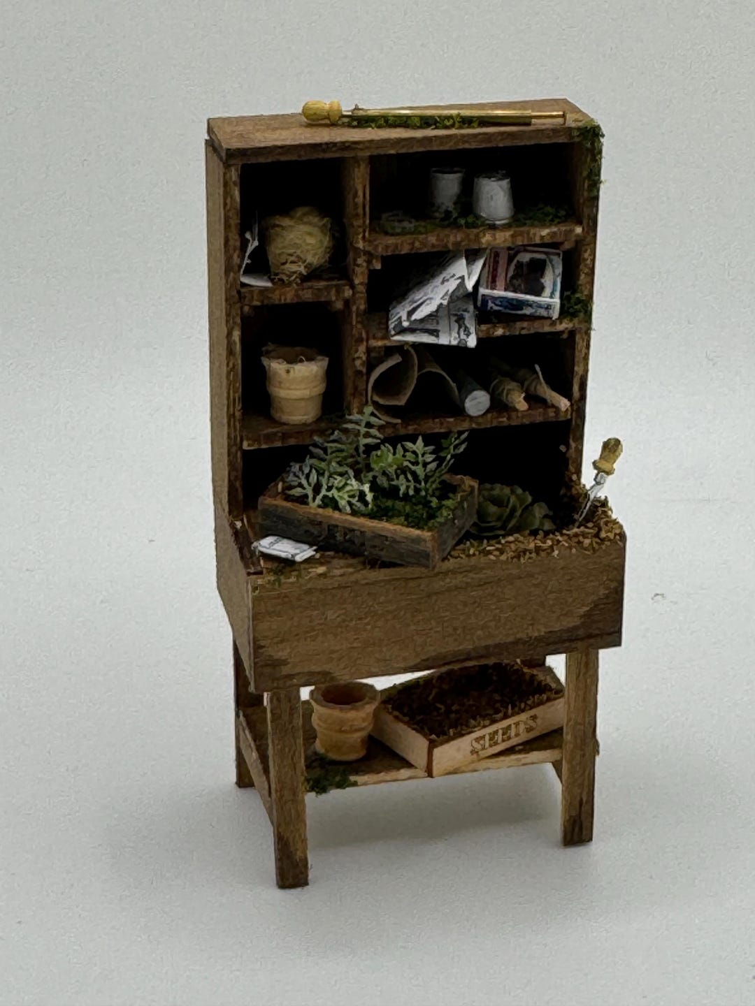 DOLLS HOUSE MINIATURES - 1/24th / 1:24th / Half Inch Scale - Gardeners ...