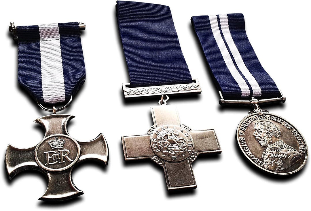 Distinguished Service Cross - George Cross - Distinguished Service ...