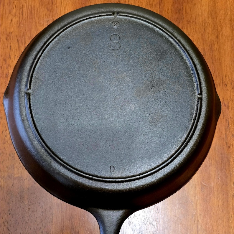 Vintage Lodge #8 Cast Iron Skillet W/3 Notch Head Ring - Etsy