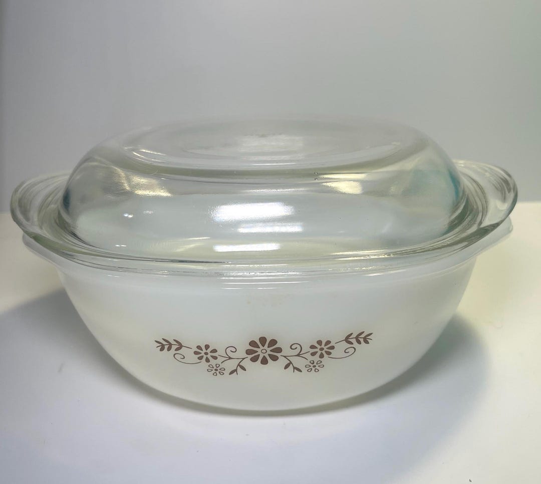 Vintage Pyrorey Dynaware White Round Casserole Dish With Lid Brown ...