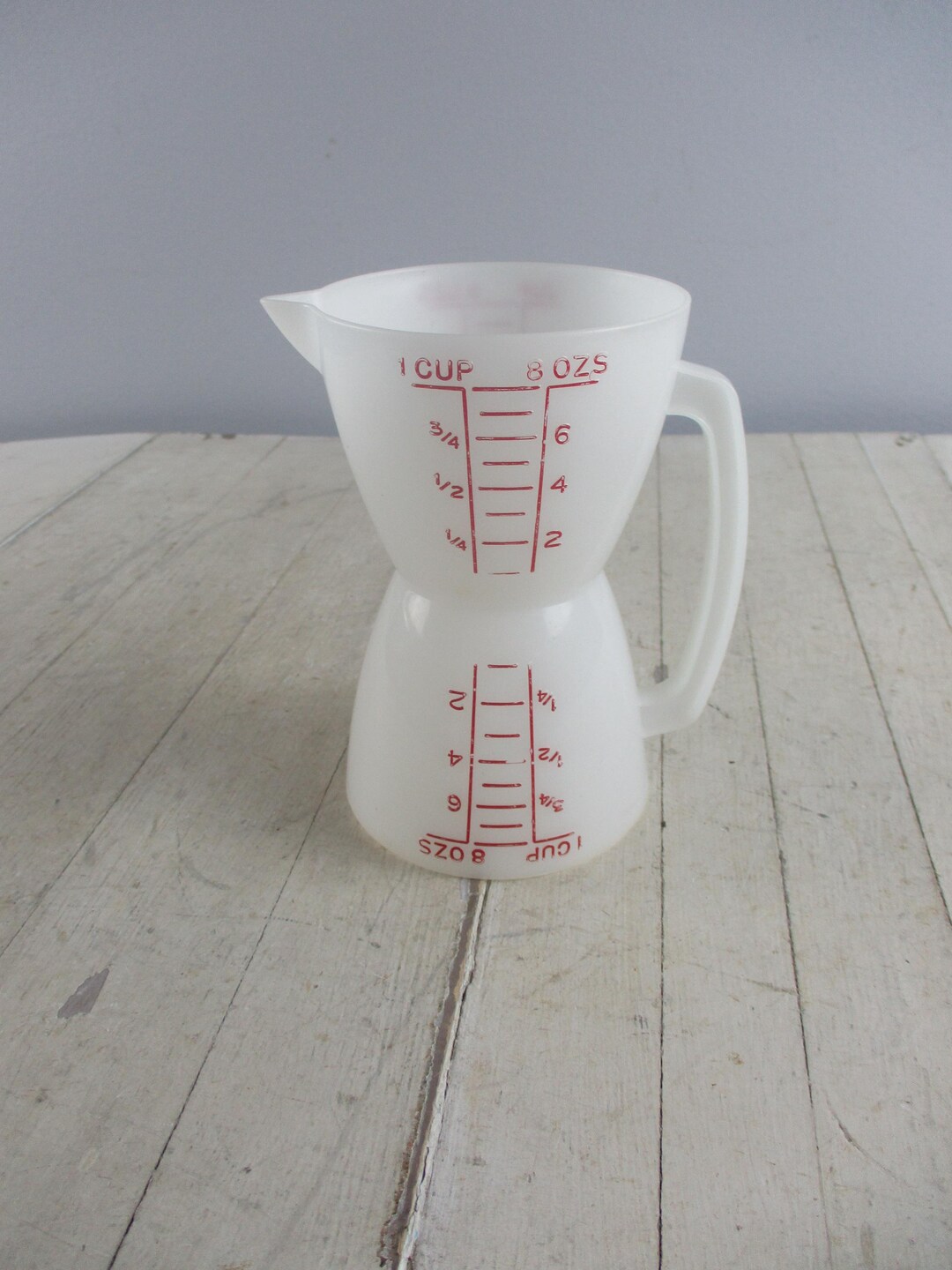 Tupperware Plastic Measuring Cup With Handle One Cup 8 Ounces With Pour ...