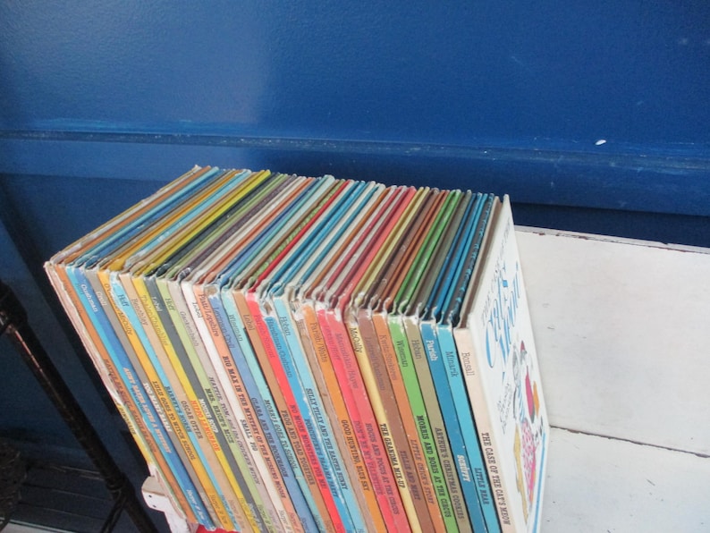 Children's Books Vintage 1970's 1980s Lot of 32 Weekly Reader Book Club ...
