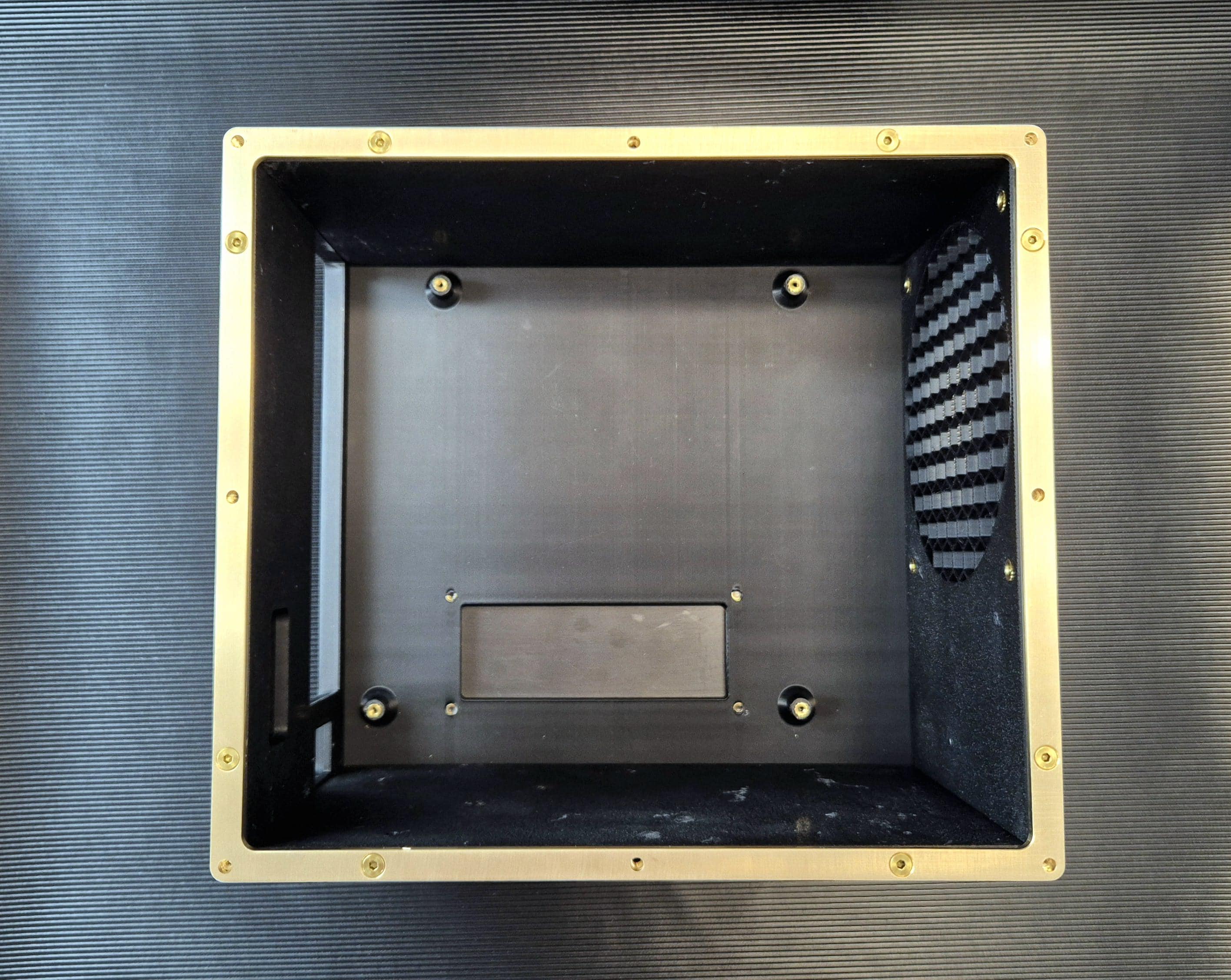 Theca One : APU Mini ITX PC Case (6.4L) - Etsy