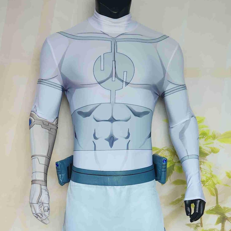 Invincible Cosplay - Etsy