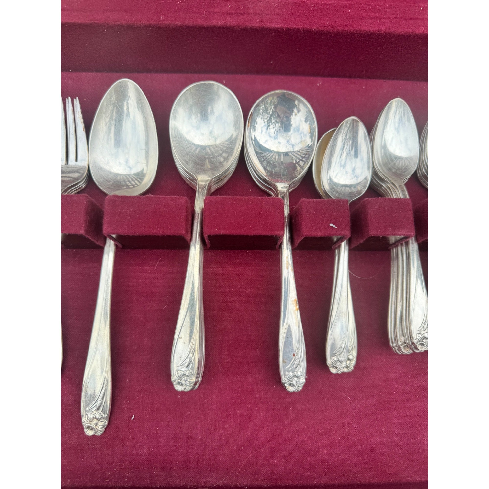 Vintage 1847 Rogers Bros Daffodil Silverware Flatware 72 Pieces - Etsy