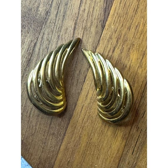 Vintage Napier Gold-Tone Wing-Shaped Clip-On Earrings… - Gem