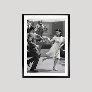 1940s couple dancing