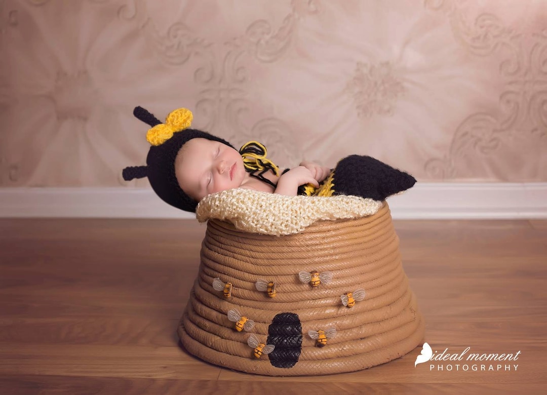Newborn Bumblebee Photo Prop/ Baby Bee Prop/ Newborn Swaddle Sack ...