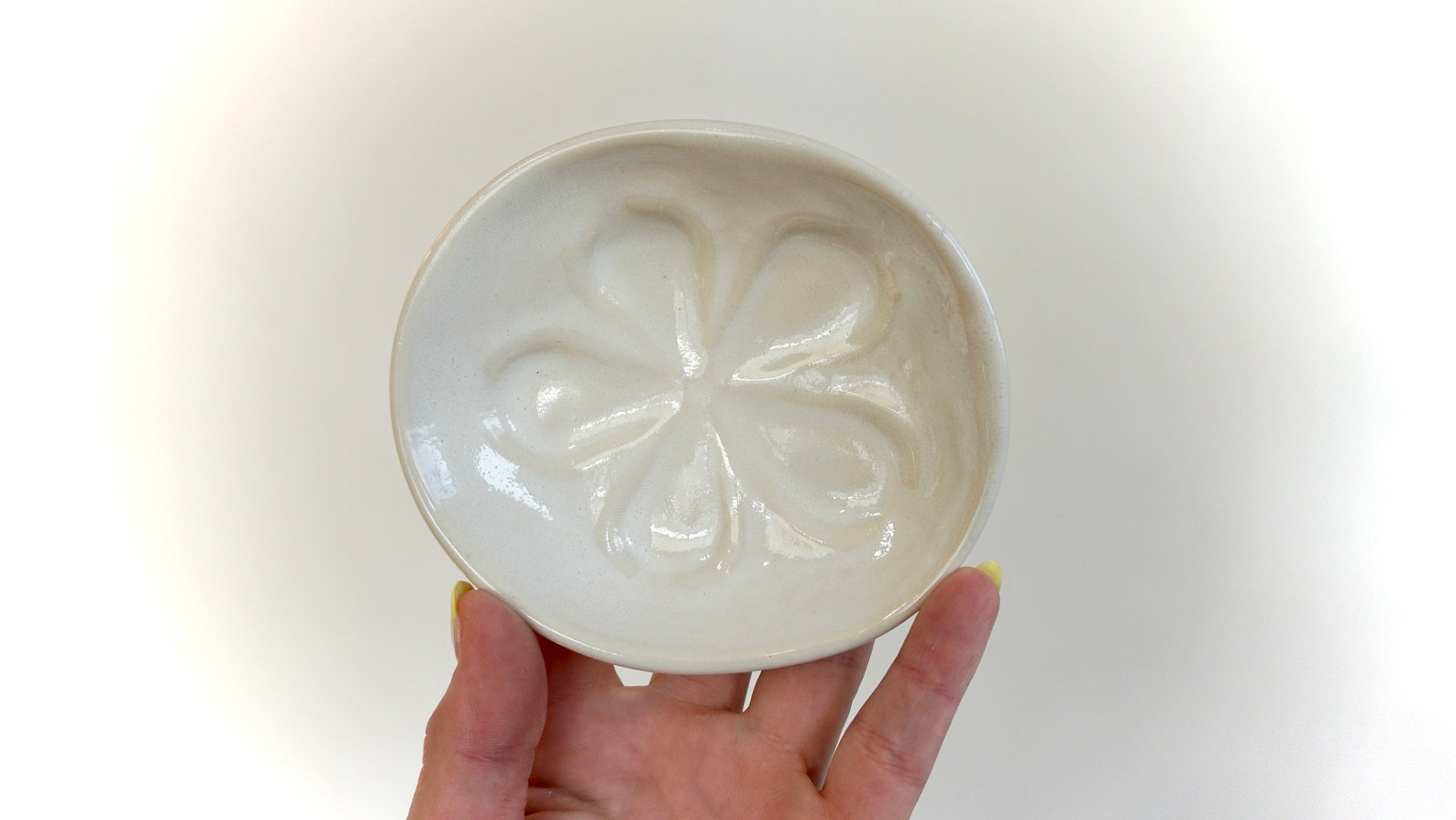 White Sea Biscuit Shell Dish | Etsy