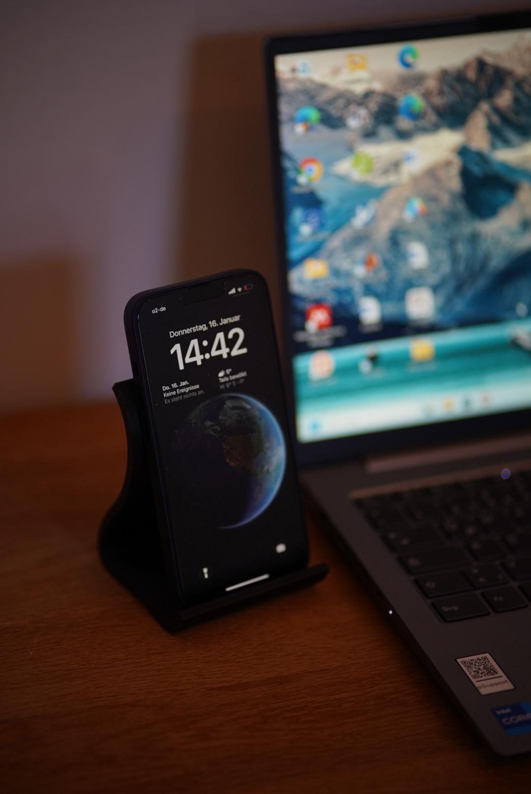 Phone Stand 3D Print Minimalist Desk Decor Smartphone Holder Modern ...