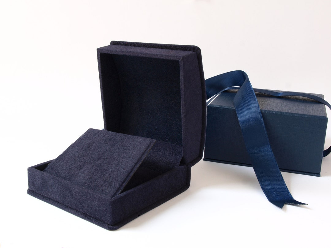 Elegant Navy Blue Velvet Earring Box for Large Earrings in Black ...