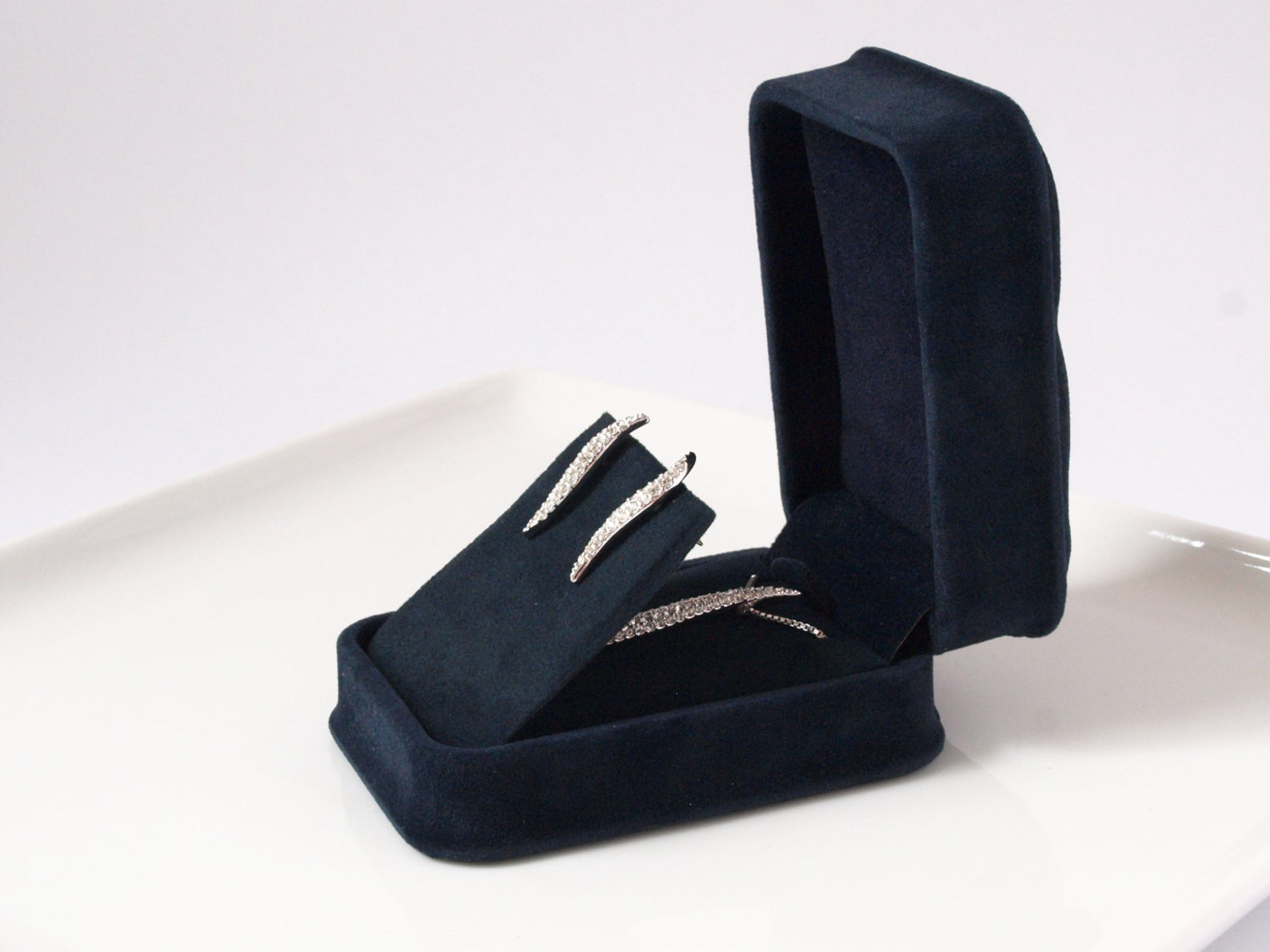 Navy Blue Velvet Necklace Box Universal Gift Box for Pendant, Earrings ...