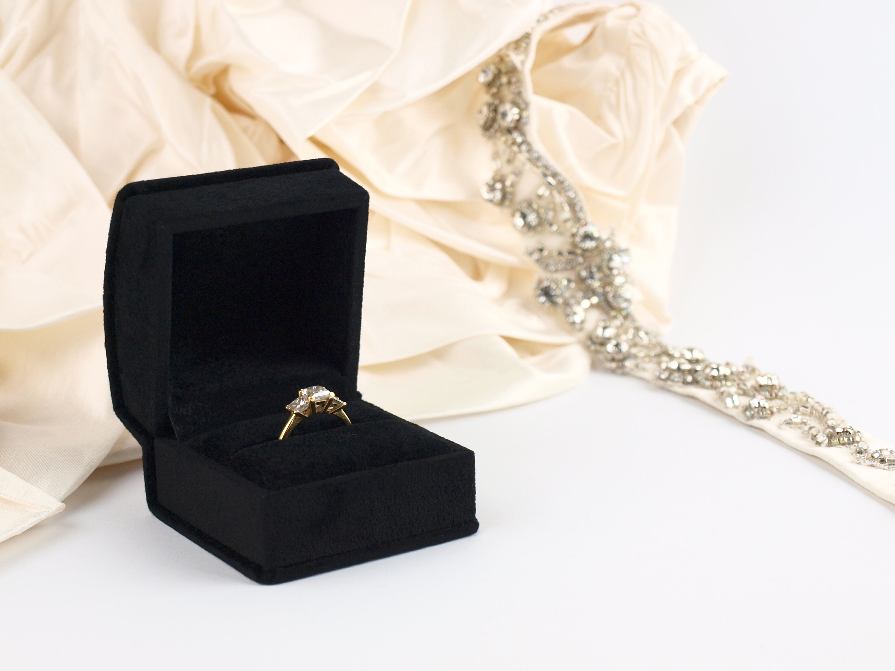 Elegant engagement ring box store