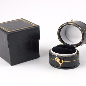 Elegant Green and Gold Ring Box, Luxurious Antique Style Oval Ring Gift ...