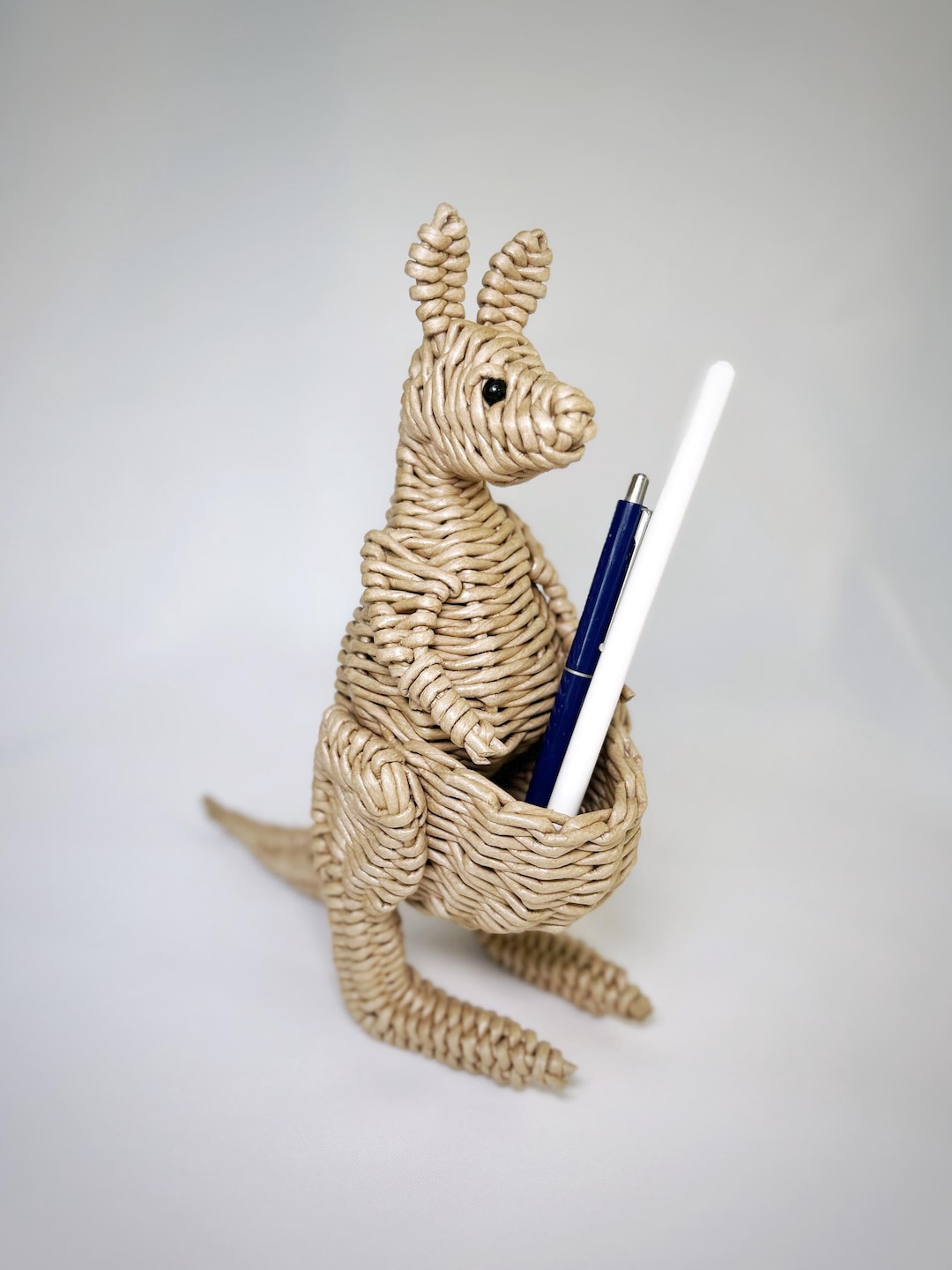 Oblique Pen Holder and Marker Storage in the Shape of a Wicker Kangaroo ...