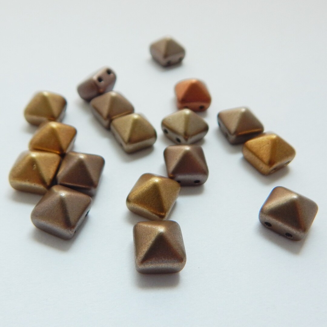 12 Beads - 8mm Pyramid Beadstud 2-hole Matte Gold Iris - Czech Glass - Etsy