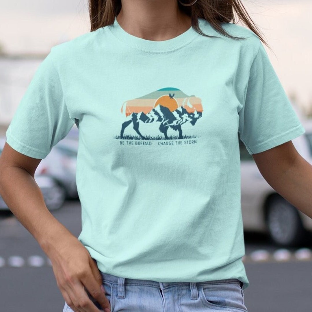 Be the Buffalo Tee Graphic Tee Women's Graphic T-shirt Buffalo Shirt ...