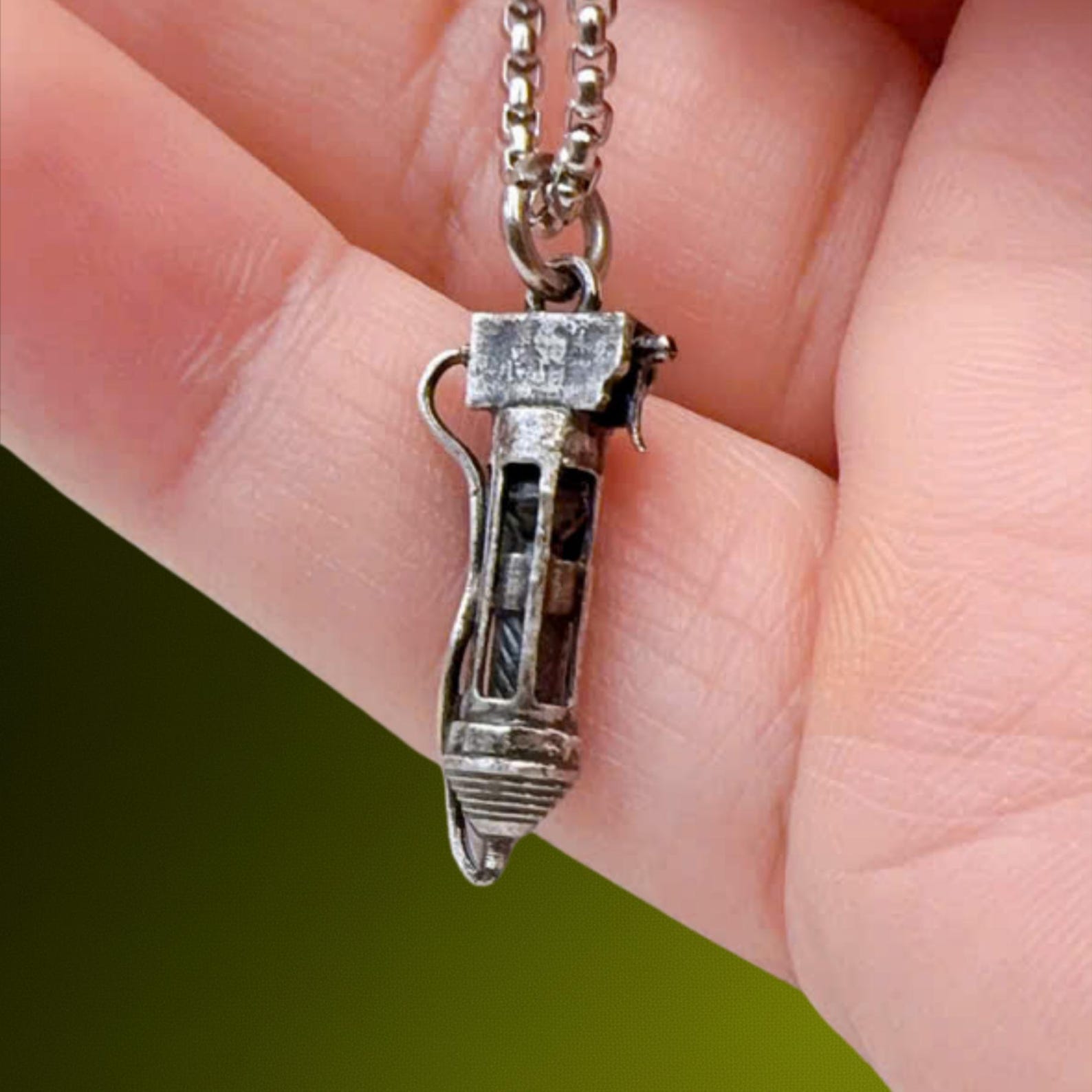 PREMIUM ARC Raiders Shield Recharger Necklace – Sci-fi Gamer Pendant ...