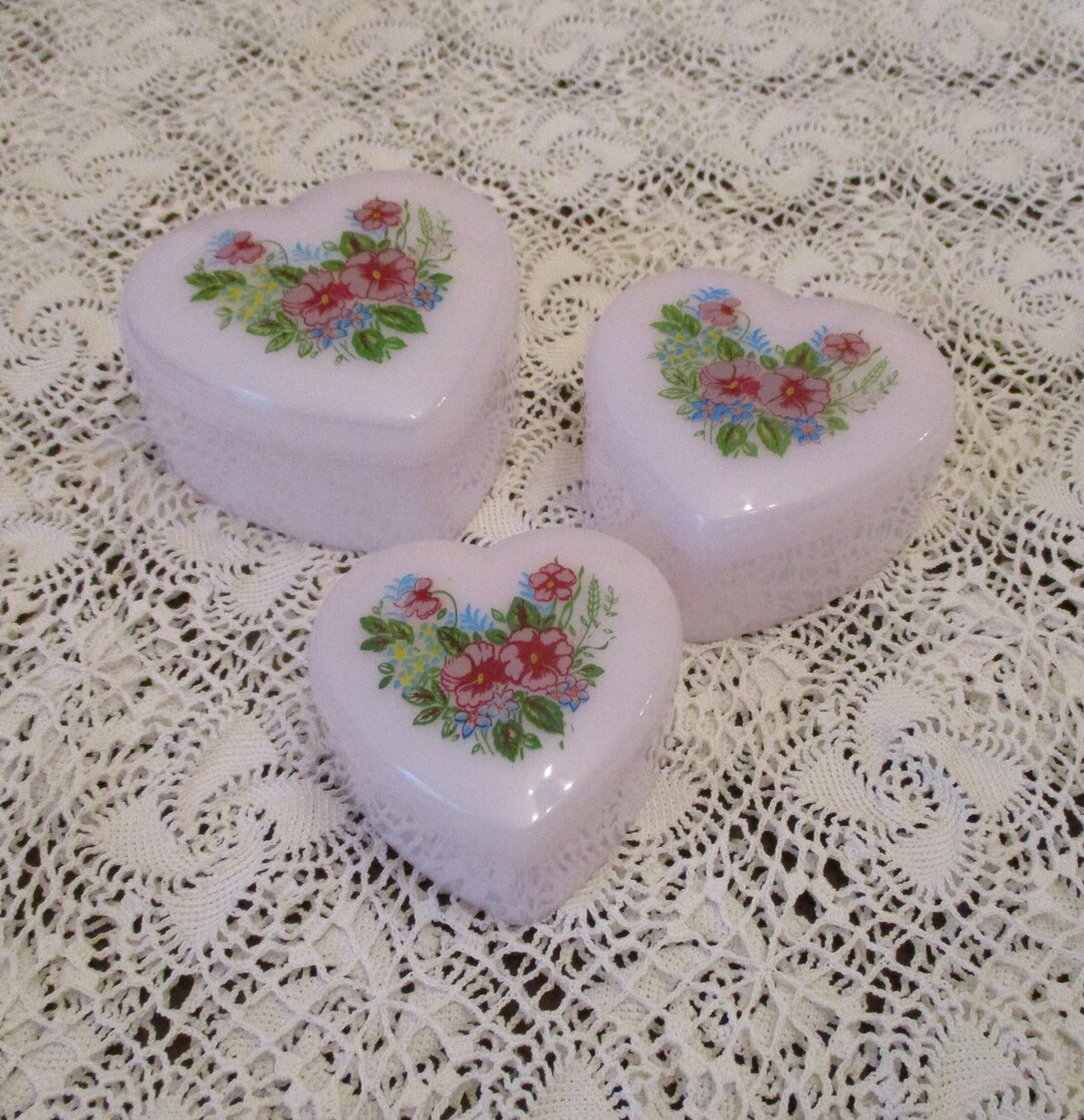 Vintage 3 Piece Heart Shaped Trinket Boxes Pink Plastic Nesting Floral ...