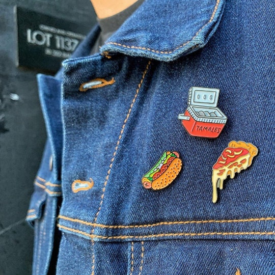 Chicago Style Hot Dog Enamel Pin Cast in Black Metal - Etsy