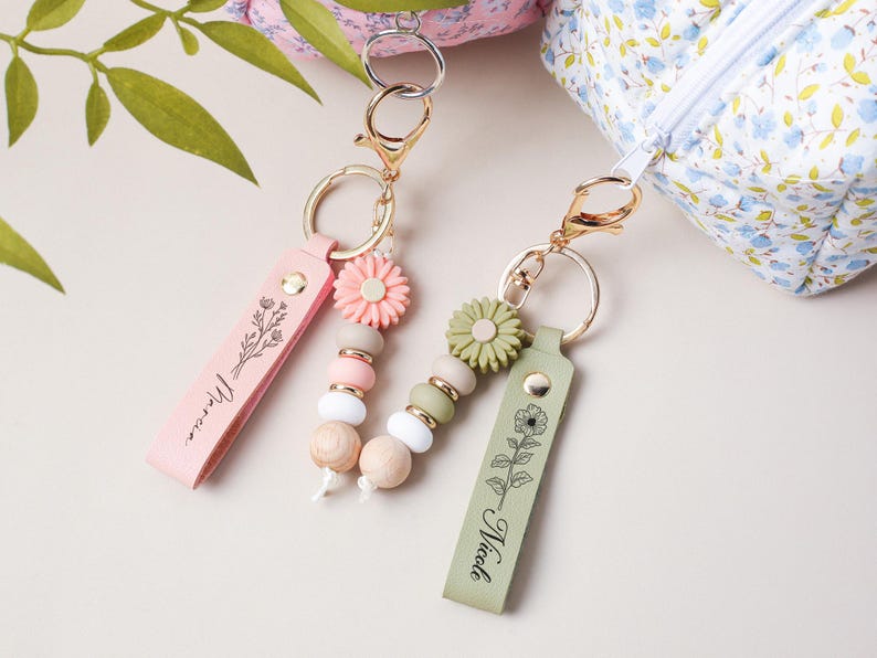 Handmade Daisy Beaded Keychain, Personalized Name Keyring, Custom ...