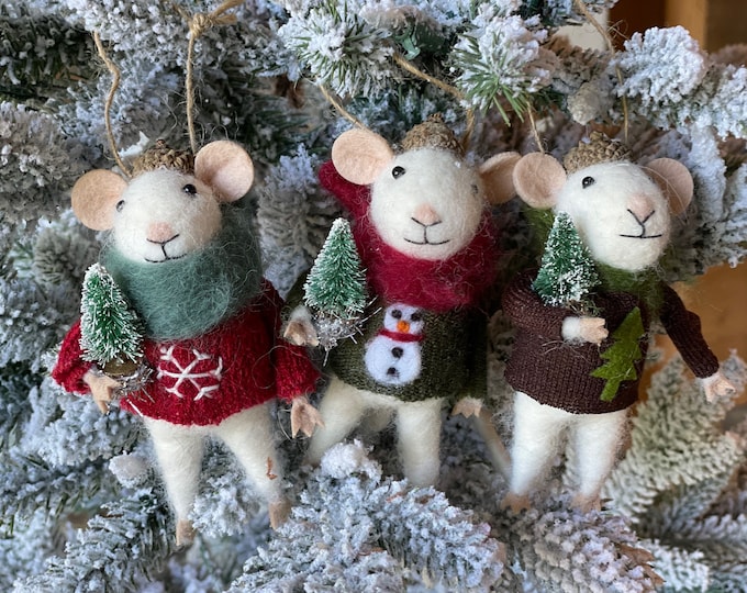 Mouse With Sweater and Tree | Christmas Mouse | Felted Wool Mouse ...